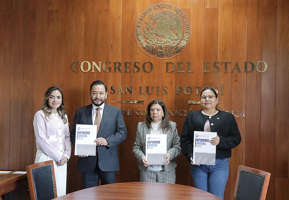 LA FISCAL GENERAL DEL ESTADO MARÍA MANUELA GARCÍA CÁZARES ENTREGÓ EL ...