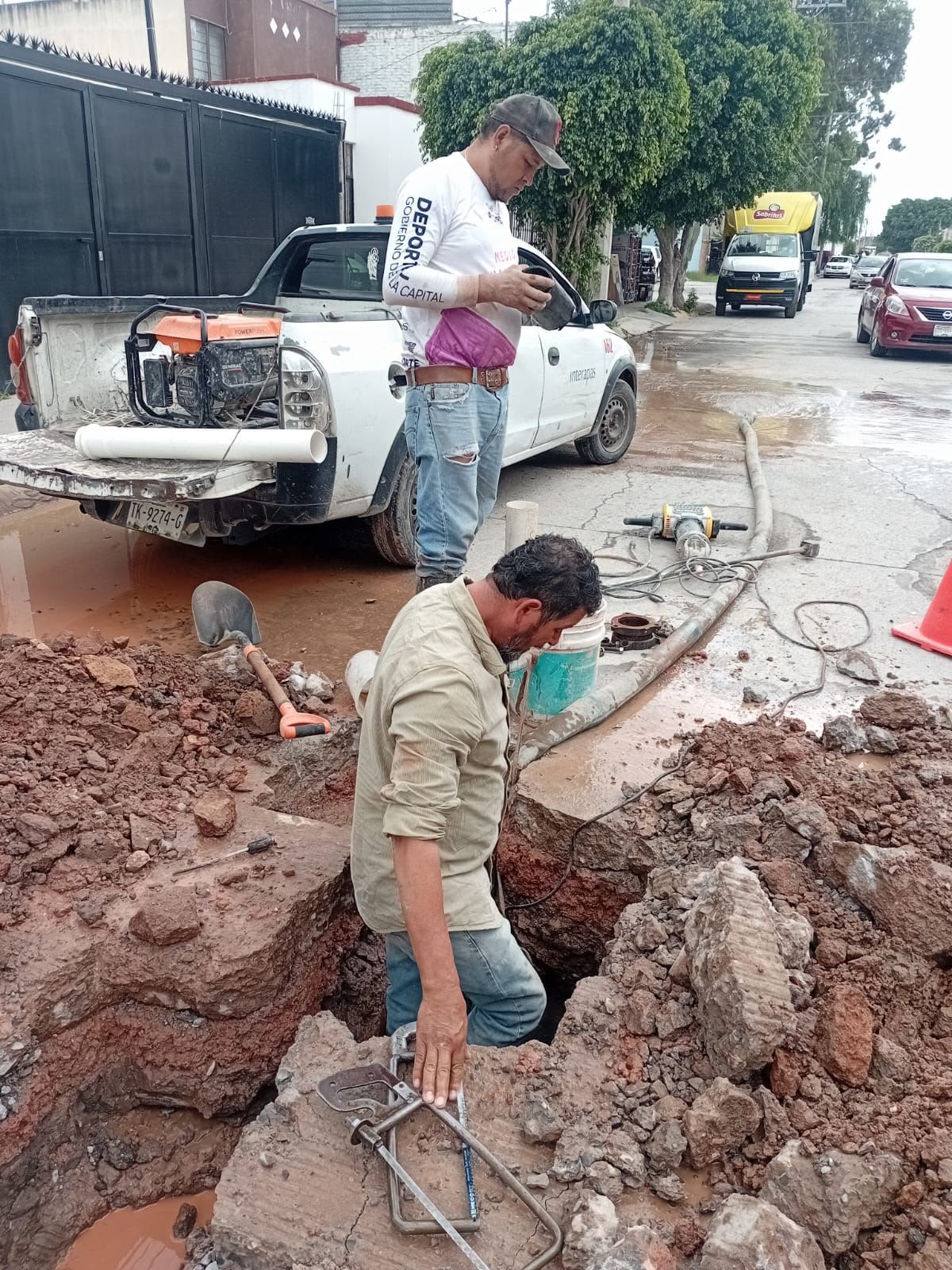 Interapas repara fuga y mejora el servicio en la colonia Flores Magón ...