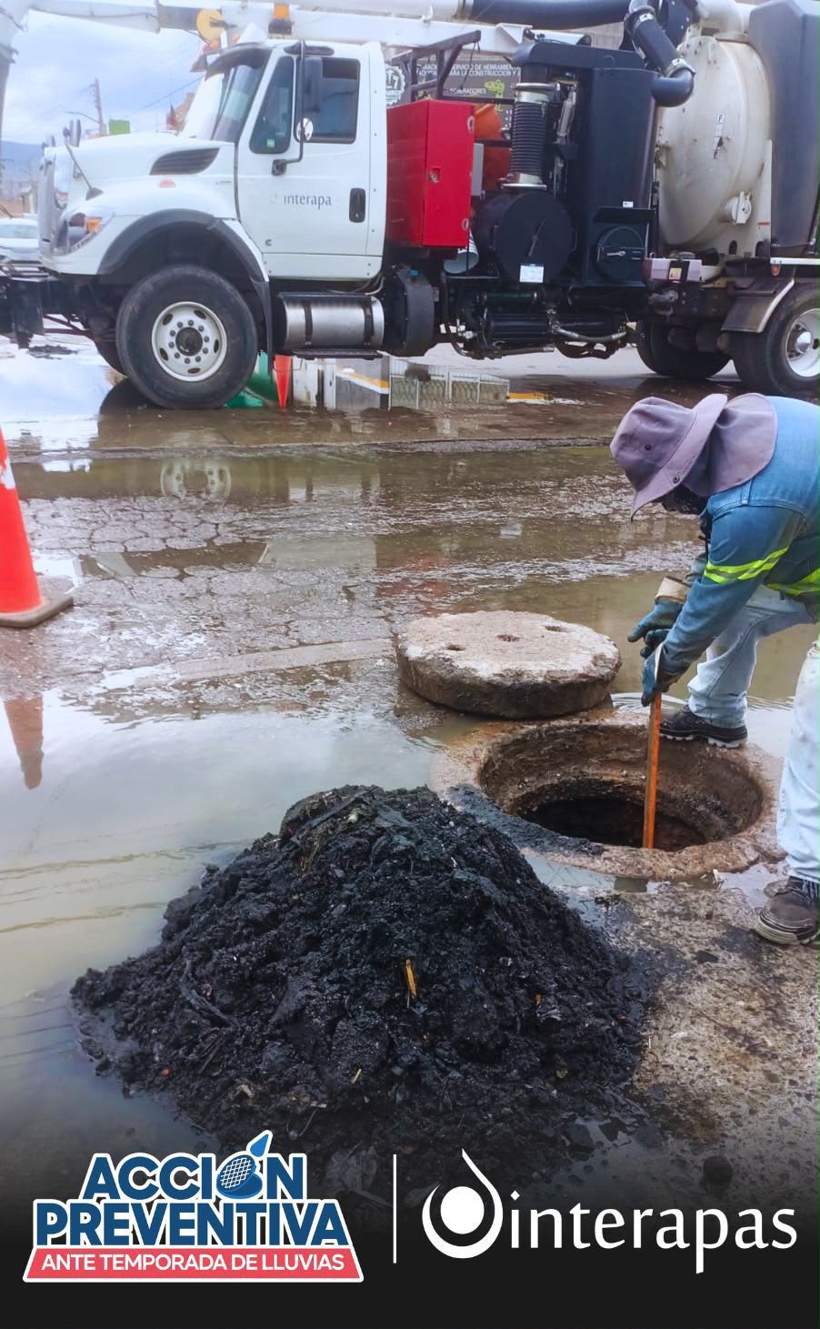 Interapas libera drenaje obstruido por basura y lodo en avenida Fleming ...